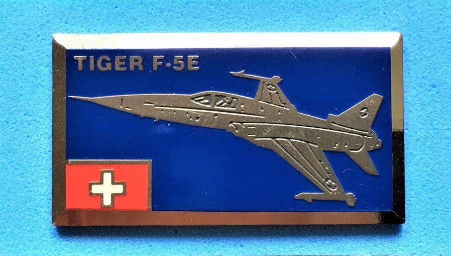 Kampfflieger TIGER F - 5E (Gebraucht) in Oberaach für CHF 4 – mit Lieferung auf Ricardo kaufen