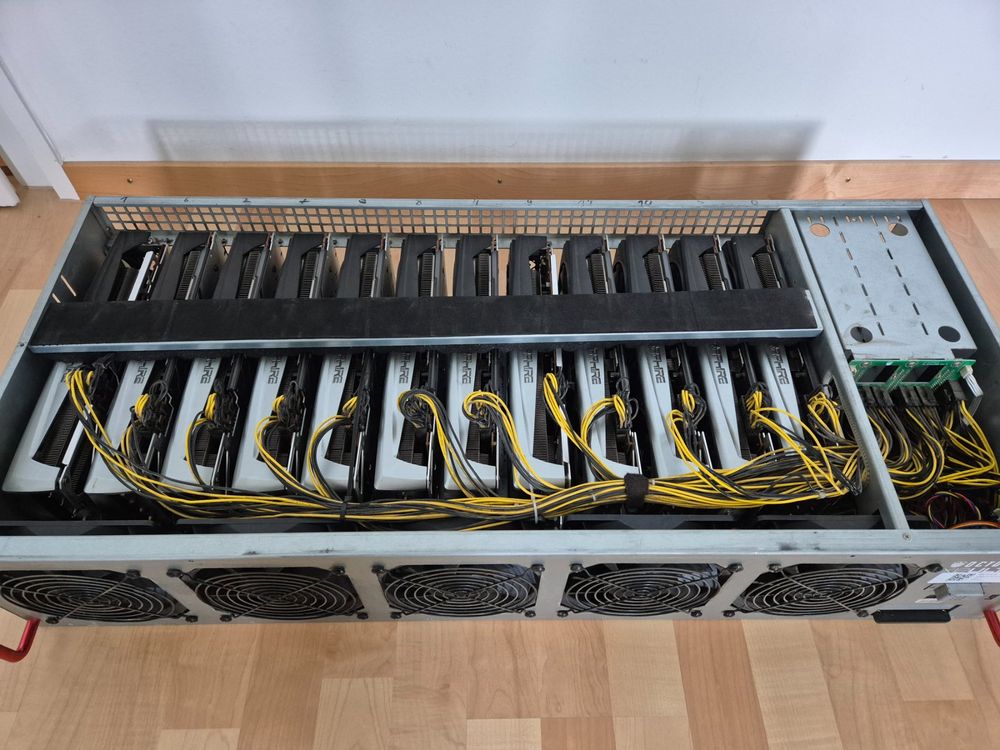 Octominer X12 Ultra Mining Rig 12 RX 5700 XT Sapphire Nitro+ (Gebraucht ...