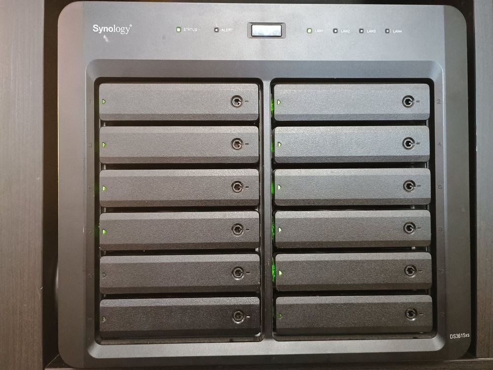 Synology DS3615xs + Carte 10GbE (D'occasion) à Semsales pour CHF 800 ...