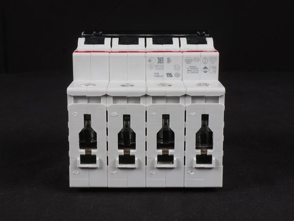 ABB Leitungsschutzschalter S204 - C40, 4-polig | Kaufen auf Ricardo