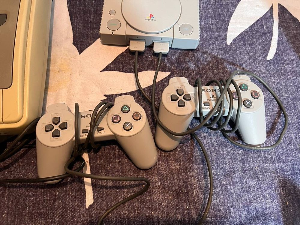 Nintendo Super Famicom & Sony PlayStation Konsole-Ohne Kabel (Gebraucht ...