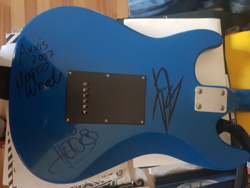 Guitare Aria Pro II (FS Series) signiert von Axxis (Gebraucht) in Grône ...