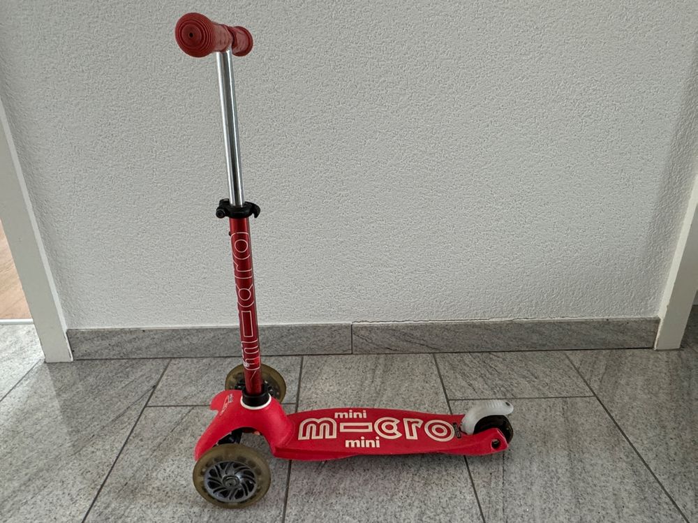 Micro Mini Deluxe LED Scooter | Kaufen auf Ricardo