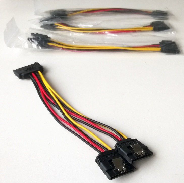 SATA Power splitter mit Clip Y-Stromkabel 15 cm - 20cm | Kaufen auf Ricardo