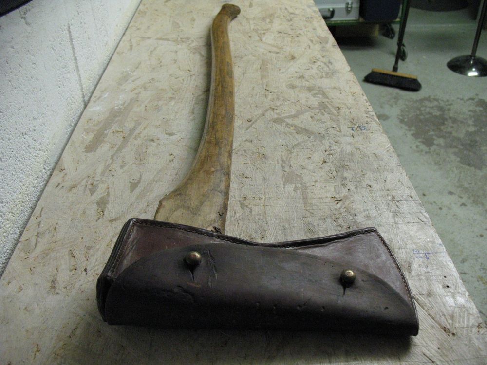 Axt mit Lederscheide | Kaufen auf Ricardo