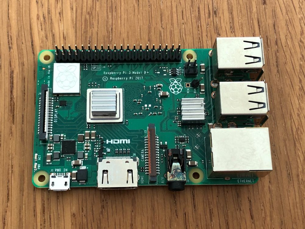 Raspberry Pi 3 Model B+ inkl. 2 angebrachte Kühlkörper (Gebraucht) in ...