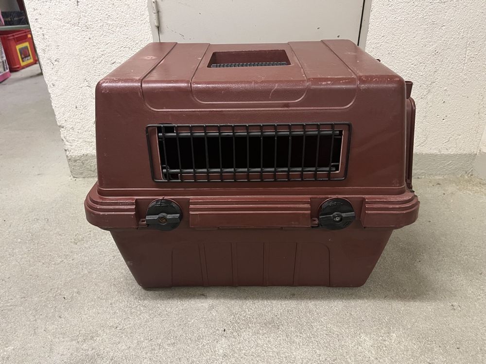 Stabile Hunde-Transportbox, ideal für unterwegs & Reise (Gebraucht) in ...