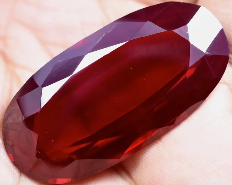 128.45 Ct Huge Blood Red Ruby Mozambique GGL Certified (Neu und ...