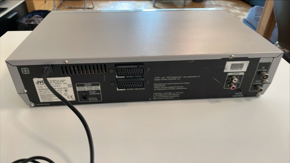 JVC HR-XV3 - DVD / VHS Player (Gebraucht) in Wünnewil für CHF 1 – nur Abholung auf Ricardo kaufen