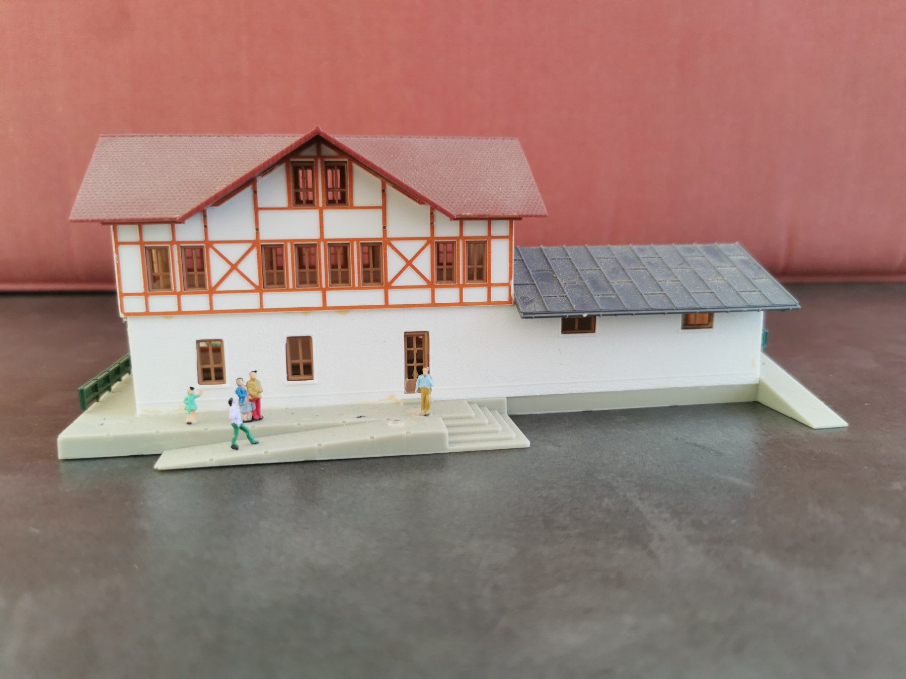 Spur n Bahnhof Hochdorf mit Figuren, Faller 212106 (Gebraucht) in Basel ...