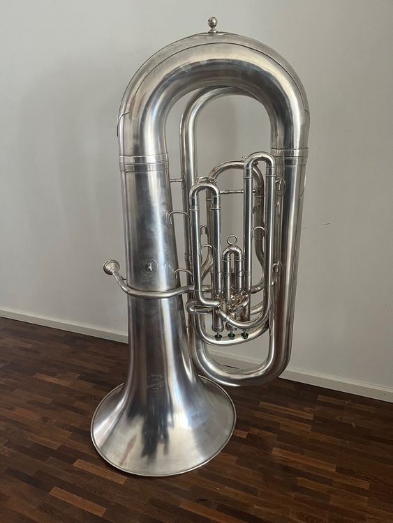 B-Tuba Besson (Gebraucht) in Zürich für CHF 500 – nur Abholung auf ...