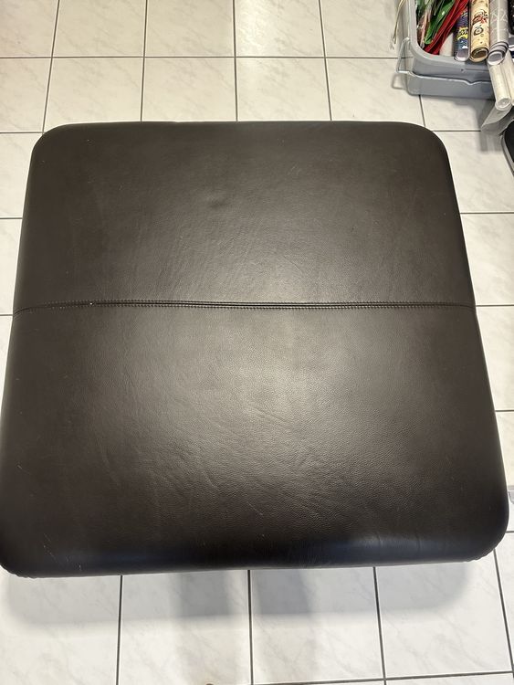 Moderner Leder-Hocker/Couchtisch in schwarz (Gebraucht) in Wünnewil für ...