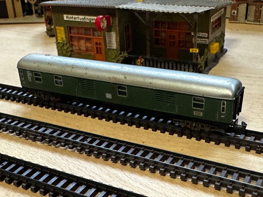 TRIX 2 Personenwagen + 1 Gepäckwagen + 1 Schlafwagen (Gebraucht) in ...