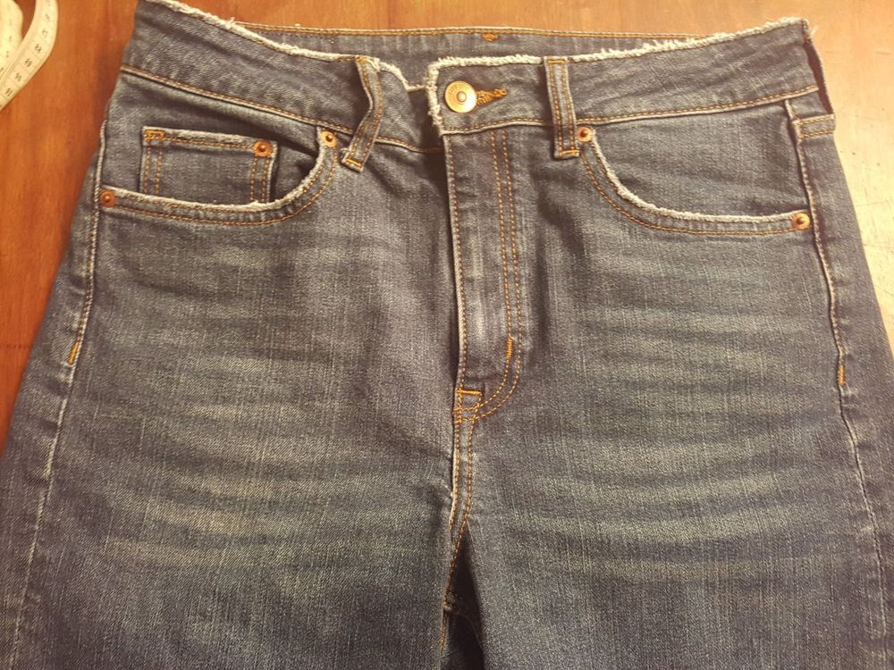Jeans Hose Divided H&M 38 gefranst, BW (Gebraucht) in Ettingen für CHF 19 – mit Lieferung auf ...