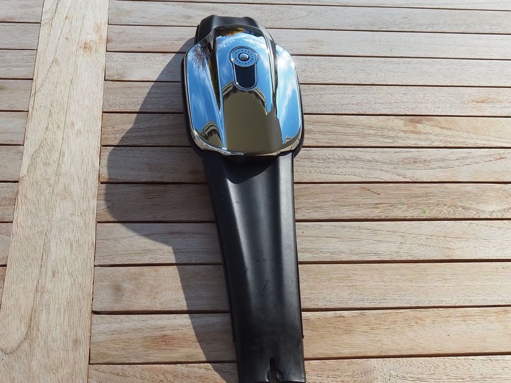 Harley Breakout Tank Console (Gebraucht) in Grüningen für CHF 50 – mit ...