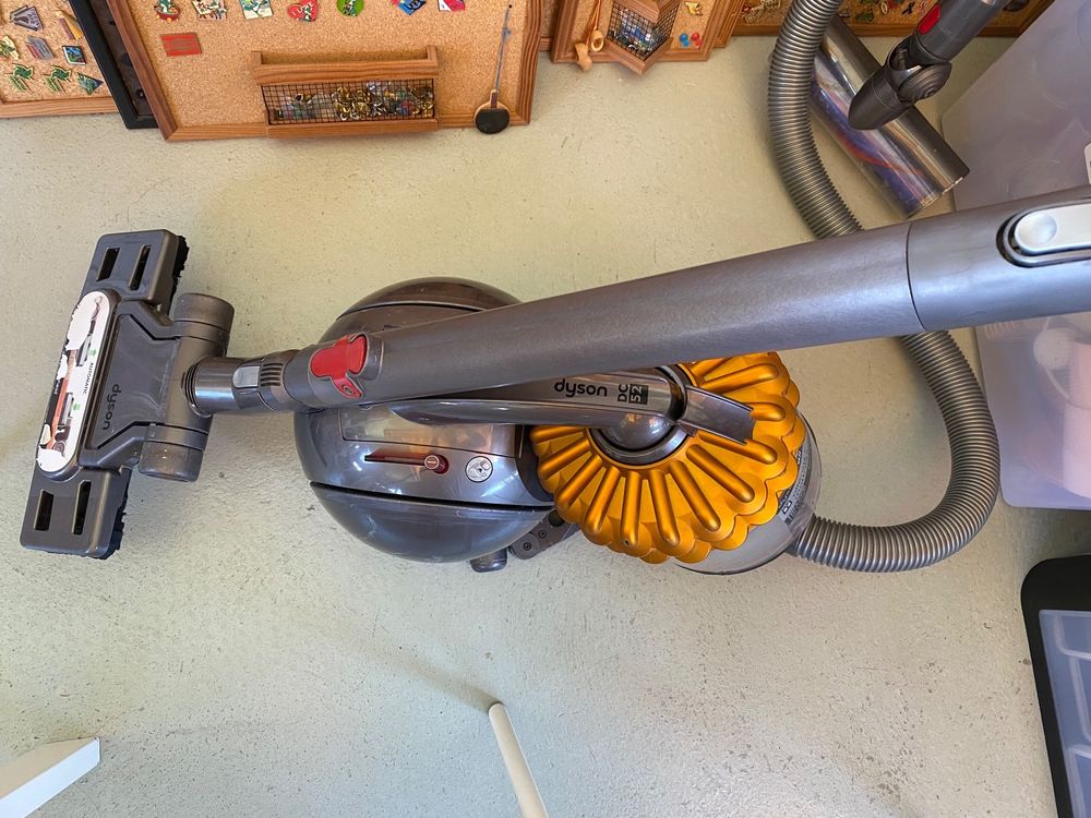 Dyson DC52 Allergy+Mattress (Gebraucht) in Würenlingen für CHF 150 – mit Lieferung auf Ricardo ...