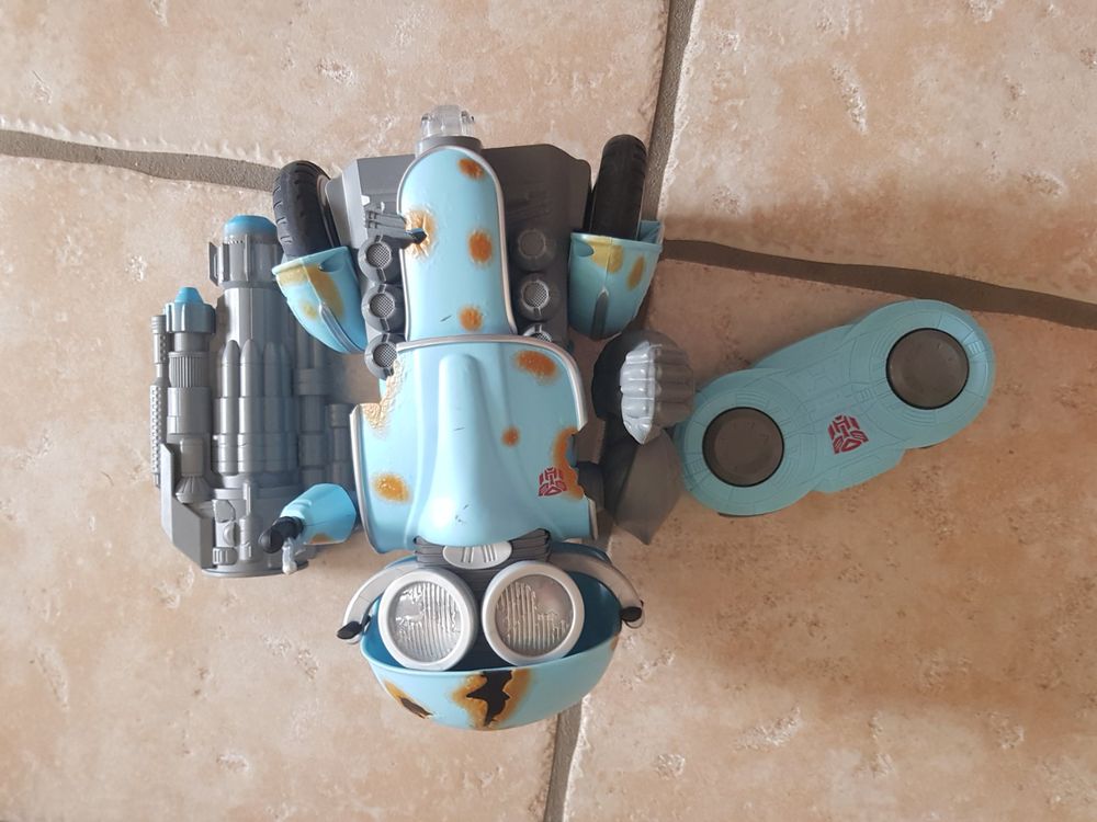 Hasbro Transformers RC Autobot Sqweeks (Gebraucht) in Trachslau für CHF ...