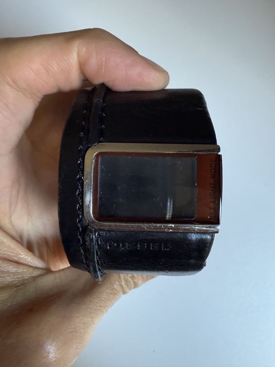 Diesel Vintage Leather Digital Watch (Gebraucht) in Nyon für CHF 1 ...
