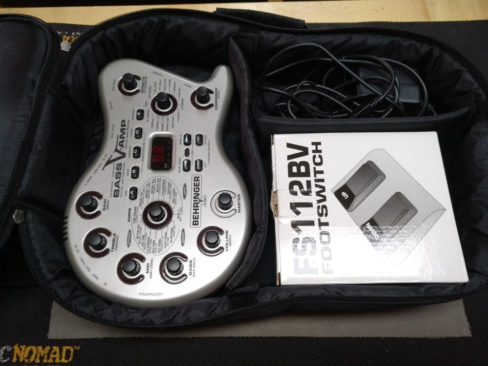 Behringer Bass V Amp with Gig Bag and Footswitch! Like NEW!! | Kaufen ...