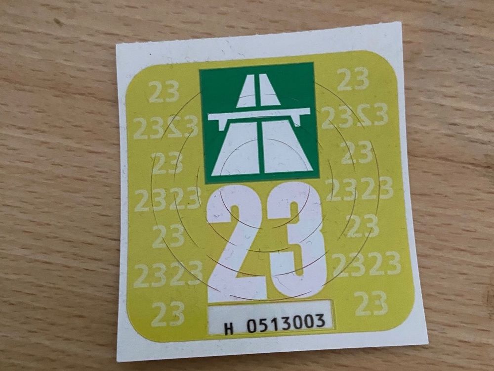 Autobahnvignette 2023 (Neu und originalverpackt) in Gossau ZH für CHF 36 – mit Lieferung auf ...