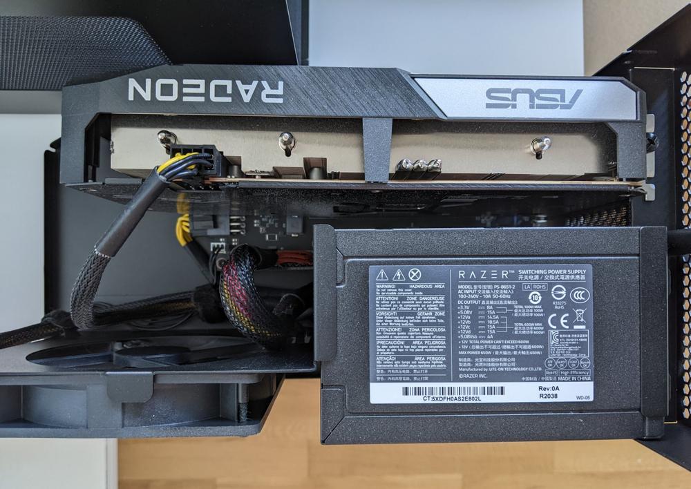 Razer Core X eGPU & ASUS Radeon Dual RX 6600 XT OC Edition (Gebraucht ...