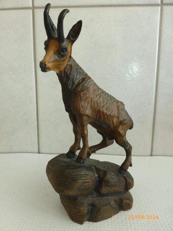 Gemse. Antike Holz Schnitzerei auf Sockel gemäss Bilder. | Kaufen auf Ricardo