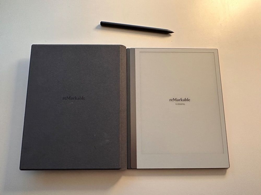 reMarkable 2 Paper Tablet plus Marker Plus und Book Folio (Gebraucht ...