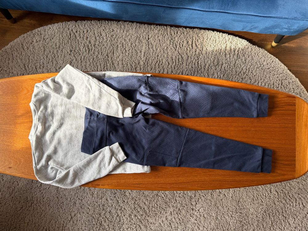 Pulli Molo, Trainerhose Okaïdi Gr. 134/140 (Gebraucht) in Russikon für ...