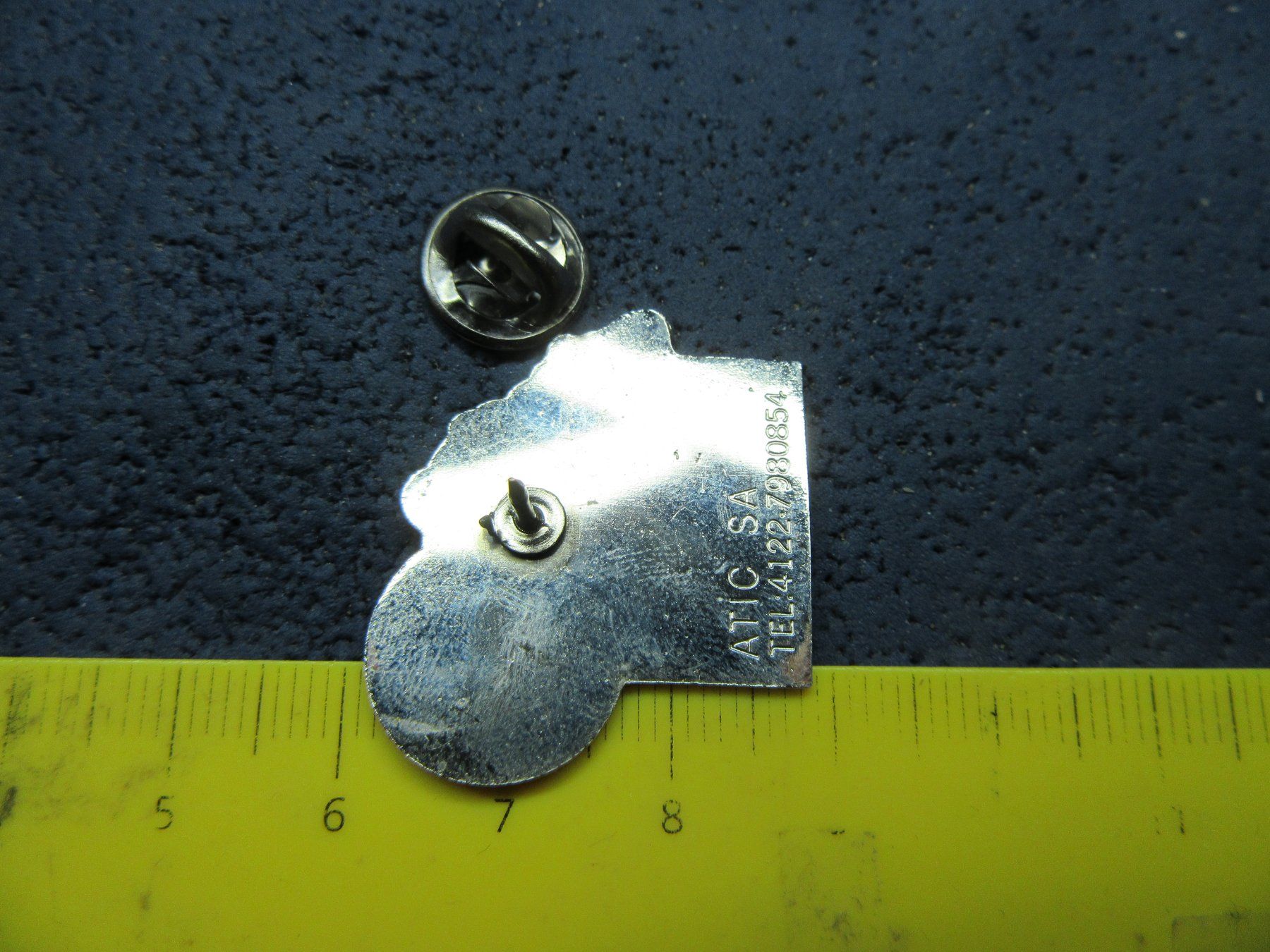 LUCKY STRIKE "LEADER" MOTO-RACING PIN (Gebraucht) in Ettingen für CHF 0 ...