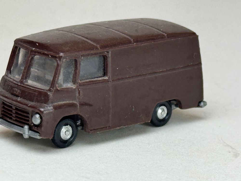 GB1-EKO Austin SAVA 2 TN braun (Gebraucht) in Elm für CHF 6 – mit ...