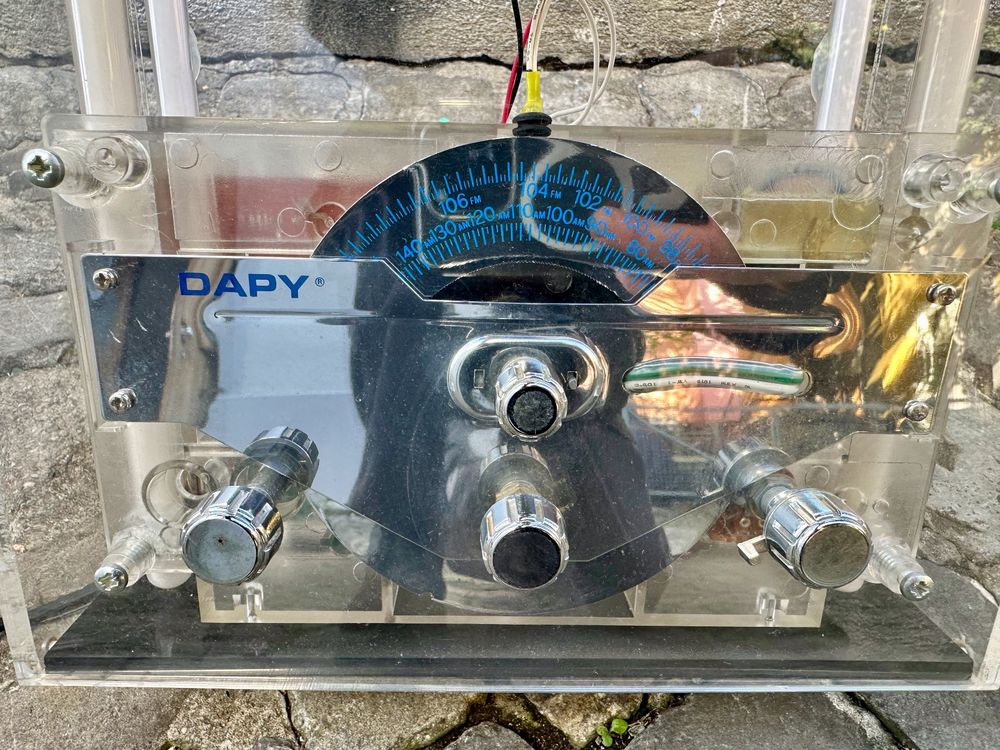 DAPY Vintage Radio Acrylglas Neon (Defekt) in Zürich für CHF 49 – mit ...