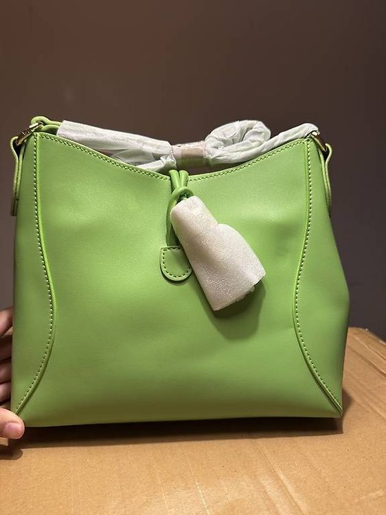 Sac vert neuf (Gebraucht) in Lausanne für CHF 25 – nur Abholung auf ...