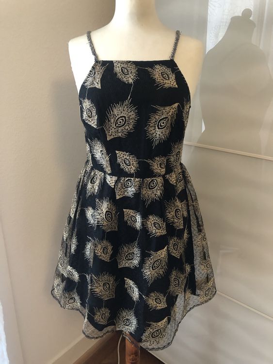 Robe d'été Louche Luce noire à paon doré S (D'occasion) à Lausanne pour CHF 30 – avec livraison ...