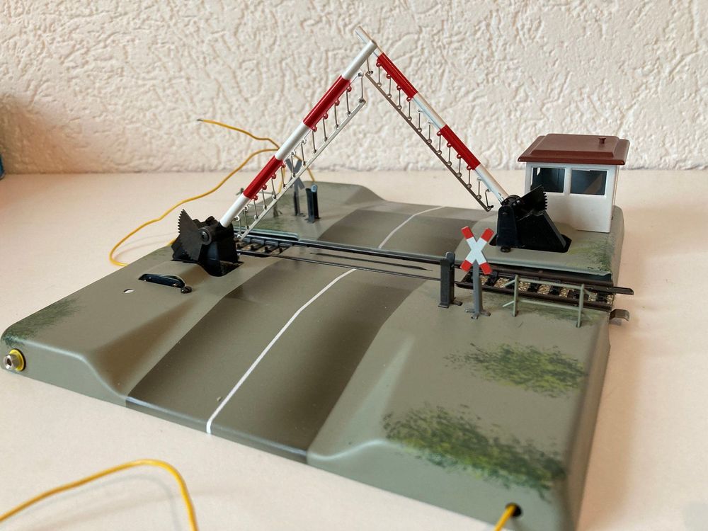 Vollautomatischer Bahnübergang Märklin 7192 | Kaufen auf Ricardo