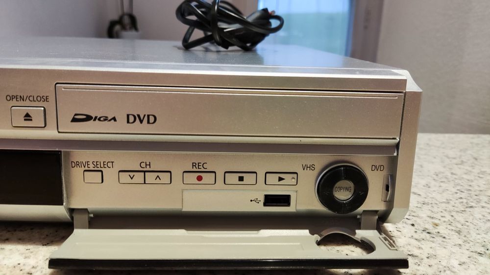 DVD & VHS-Videorecorder DMR-EZ49V von PANASONIC | Kaufen auf Ricardo