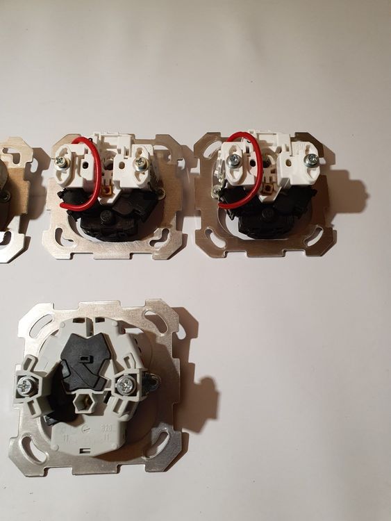 4 Stk.UP-Kleinkombinationen Sch3/Sch3+3 // Steckdose Feller (Gebraucht) in Zürich für CHF 24 ...