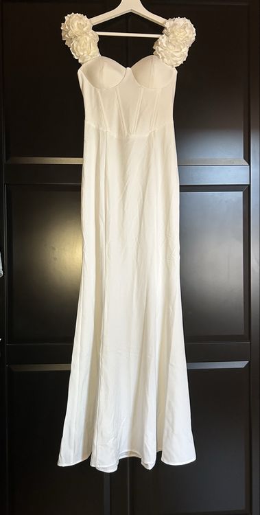 weisses Abendkleid mit Blumen Gr. S (Neu und originalverpackt) in Nänikon für CHF 42 – mit ...
