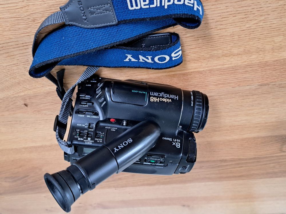Sony Video Camera Recorder CCD -TR705E | Kaufen auf Ricardo