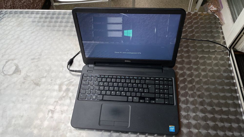 Laptop DELL P28F mit Windows 10 (Gebraucht) in Glattfelden für CHF 99. ...
