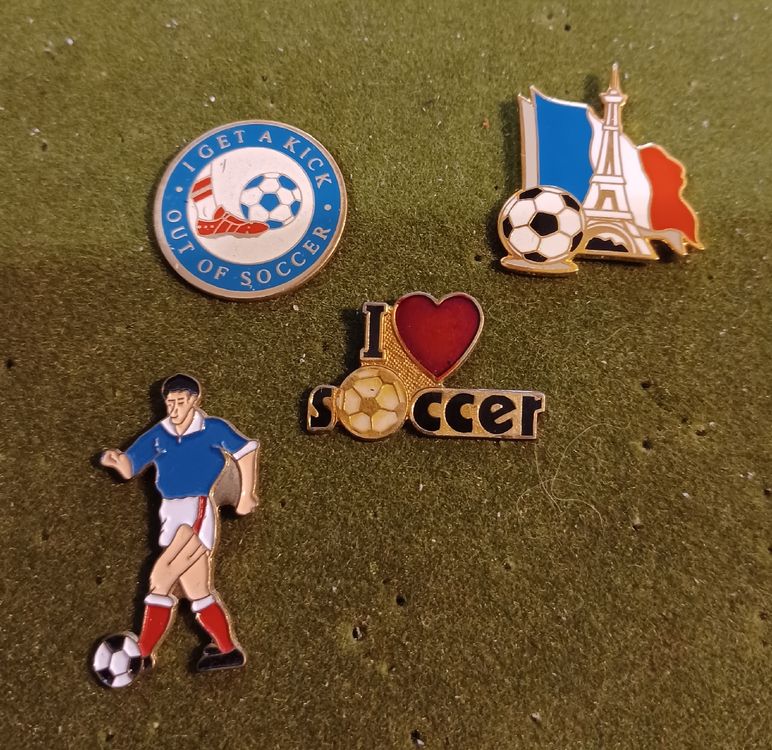 Bangor City Football Club Pin Ansteck Pin 2cm Collection Pin's Officiel ...