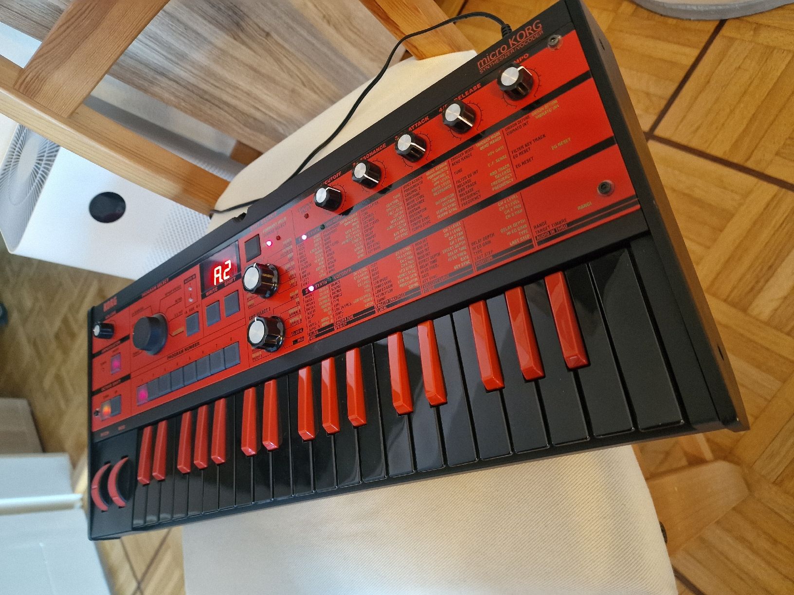 🎹 Korg Microkorg BKRD Édition Limitée – Noir & Rouge (Neuf (Voir ...