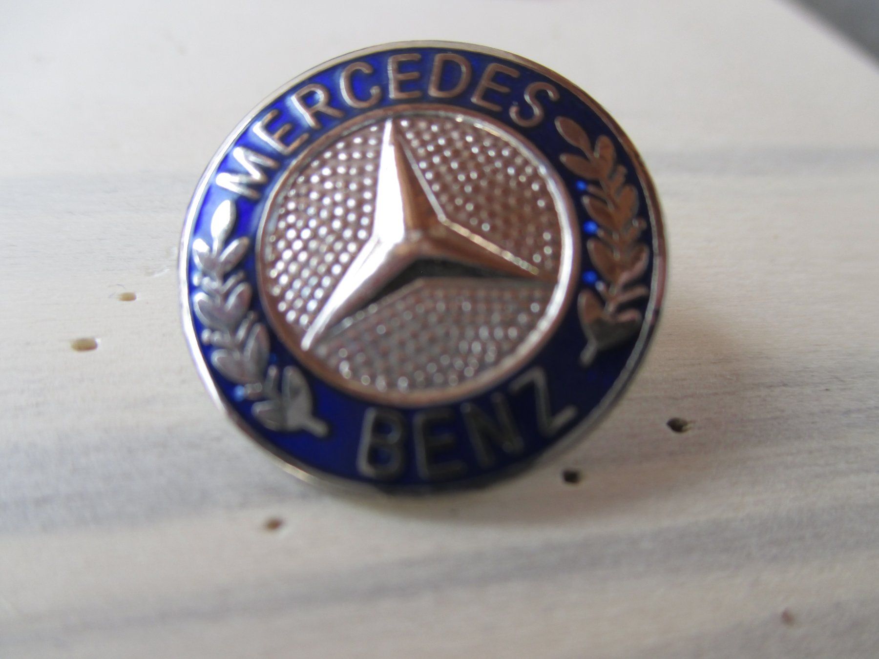 Mercedes Benz Pin (Neu (gemäss Beschreibung)) in Felsberg für CHF 0.8 ...