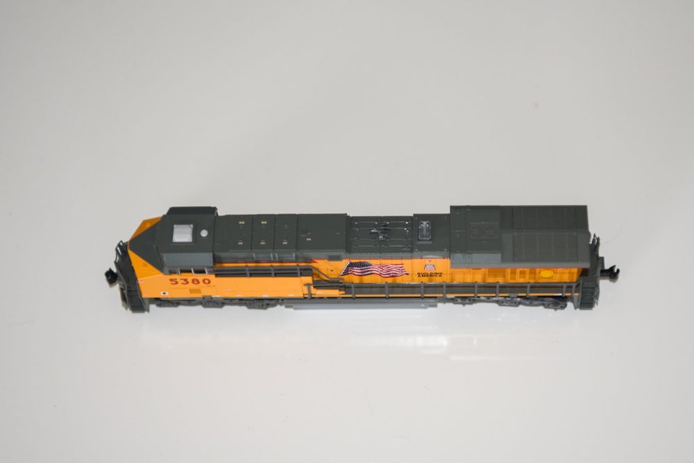 Kato 176-8932-LS Union Pacific GE ES44AC #5380 mit Sound | Kaufen auf ...