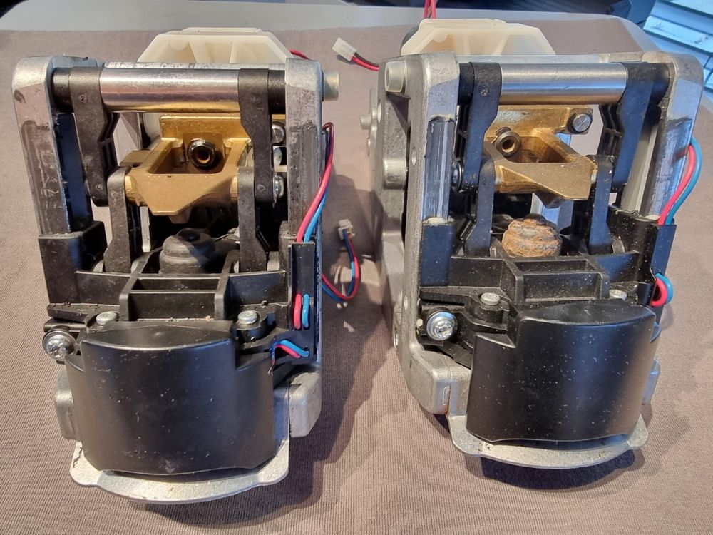 2 x Brühgruppen für Nespresso Gemini CS100 CS200 CS220 (Gebraucht) in ...