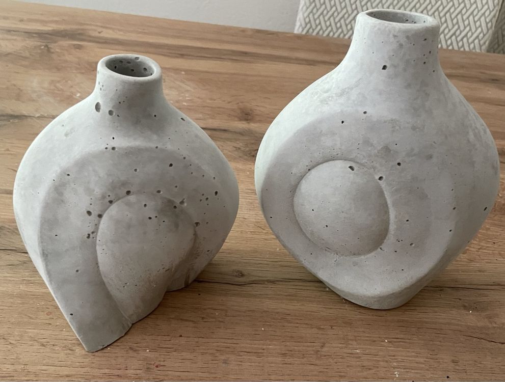 2 Moderne Betonvasen, Unikate, Deko (Neu und originalverpackt) in Au ZH für CHF 8 – mit ...