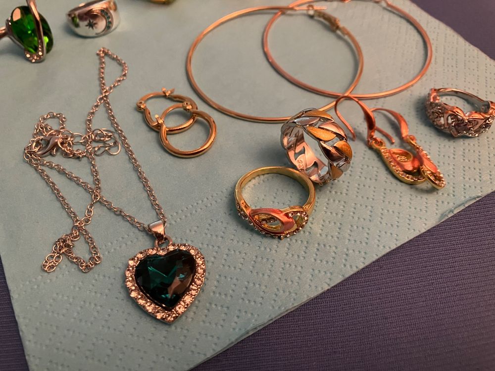 Schmuck Lot 12-teilig, für den Flohmarkt, Ketten, Ringe usw. (Neu ...