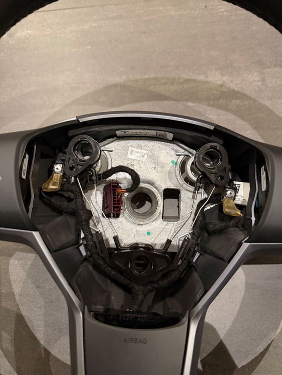 Tesla Model 3 Lenkrad - Abgenutzt - Zum Aufarbeiten! (Gebraucht) in ...