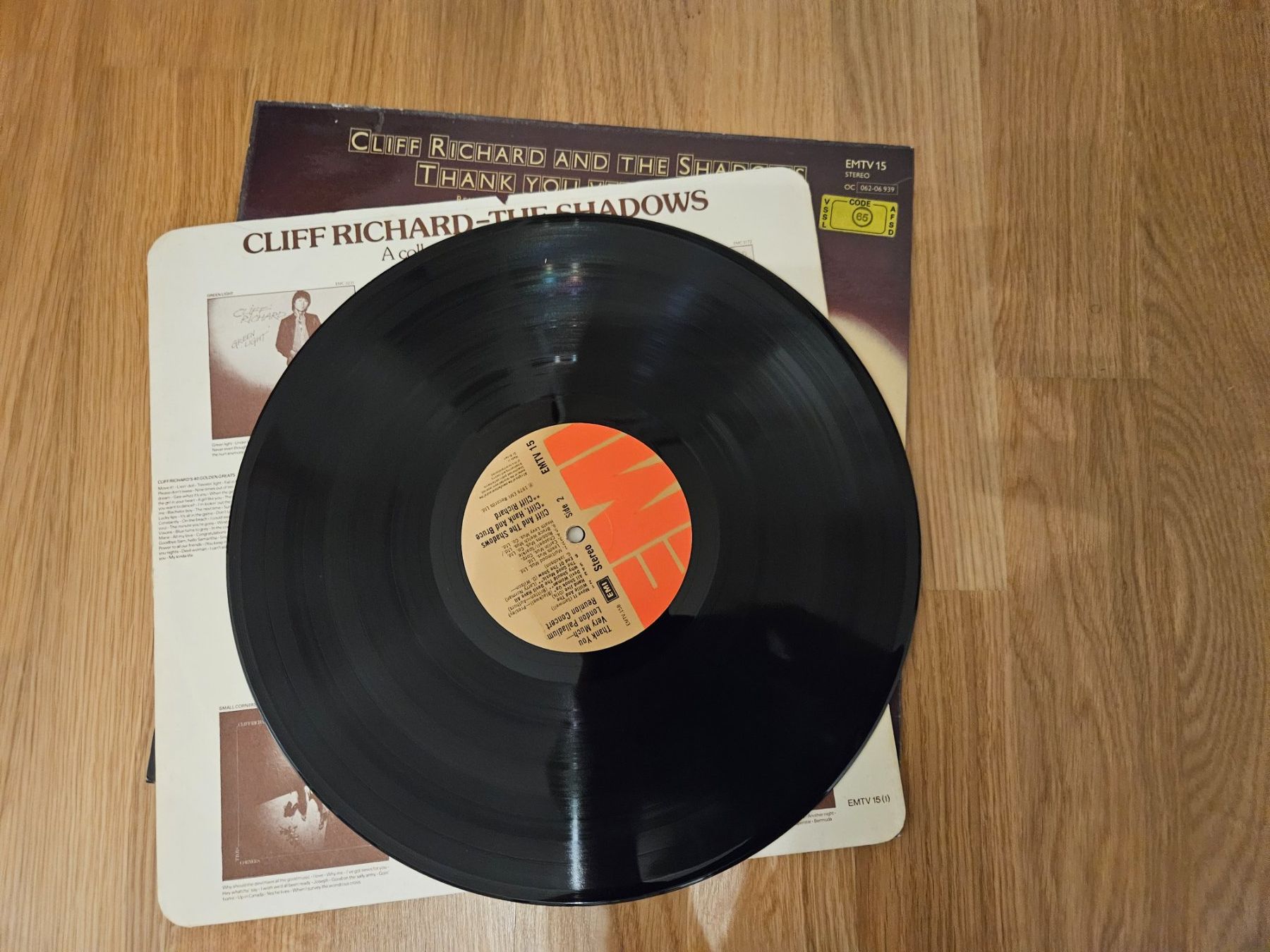 Cliff Richard & The Shadows LP "Thank You Very Much" (Gebraucht) in ...