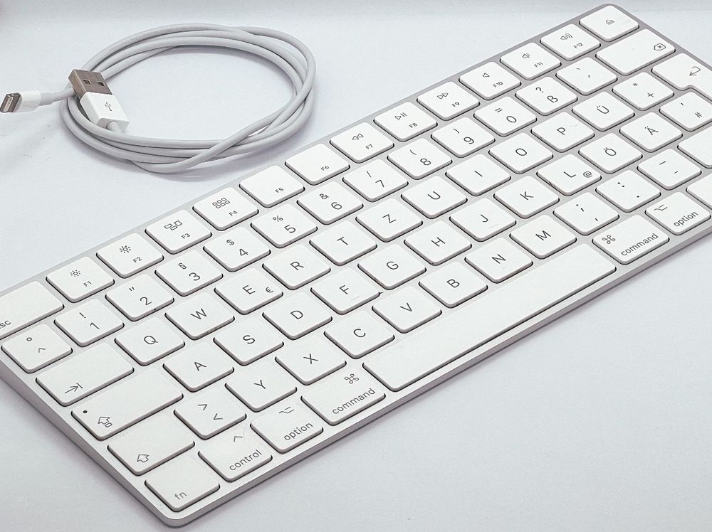 Apple Magic Keyboard mit OVP – Tastatur Layout Deutsch (Gebraucht) in ...