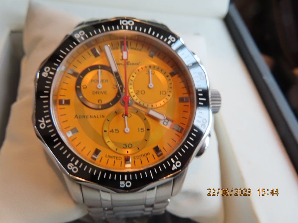 Jean Marcel läuft, Ø 44 mm (Neu und originalverpackt) in Oberdorf BL ...